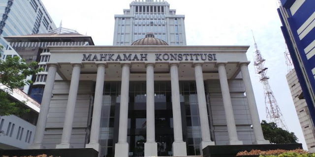MK Terima Berkas Pengajuan Uji UU Pemilu Agar Syarat Usia Cawapres Jadi ... MK Terima Berkas Pengajuan Uji UU Pemilu Agar Syarat Usia Cawapres Jadi ...